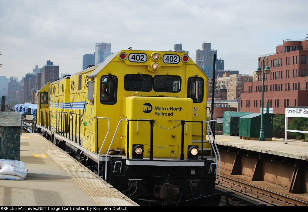 Metro North 402 and 401